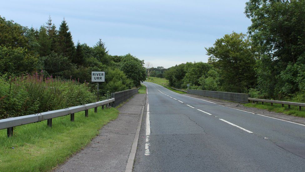 Lorry driver fight breaks out on A75 near Castle Douglas - BBC News