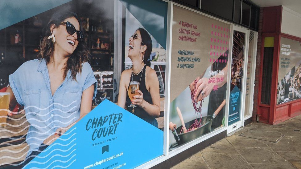 Wrexham town centre shops approval 'vote of confidence' - BBC News