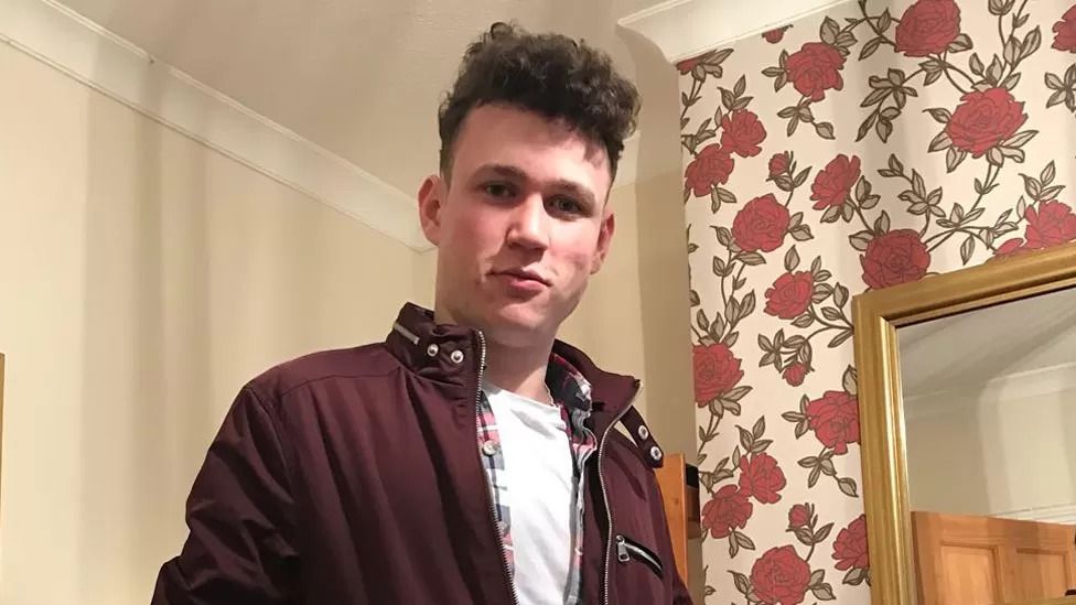 Man backs new River Tyne life-saving gear after son drowned - BBC News