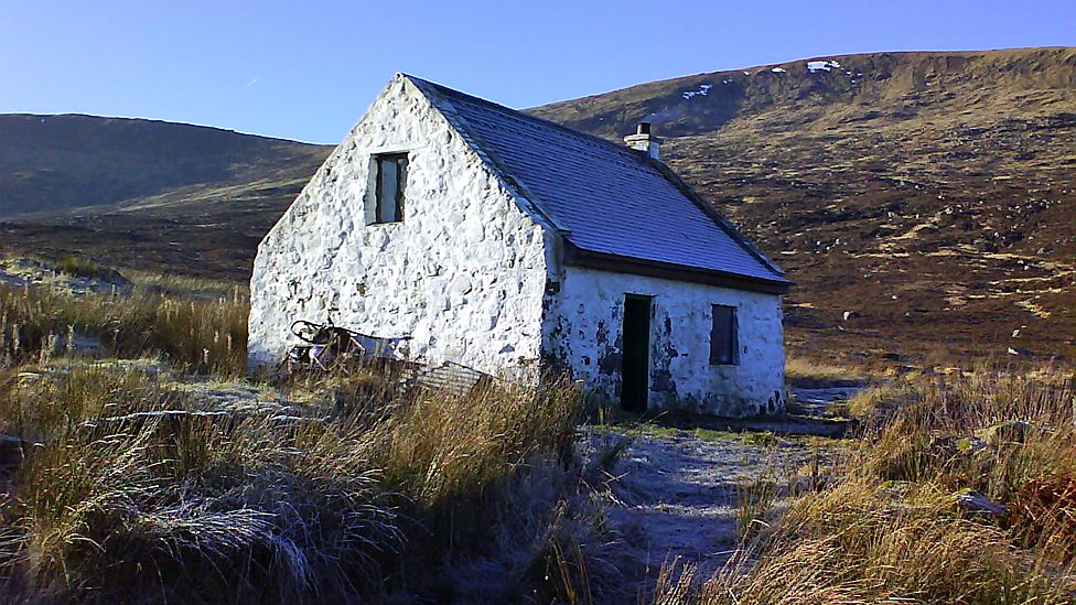 Remote bothies in south of Scotland 'not law-free zones' - BBC News
