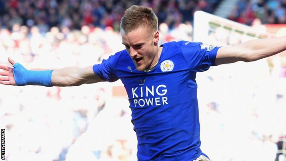 Jamie Vardy: Leicester striker wins writers' Footballer of the Year ...