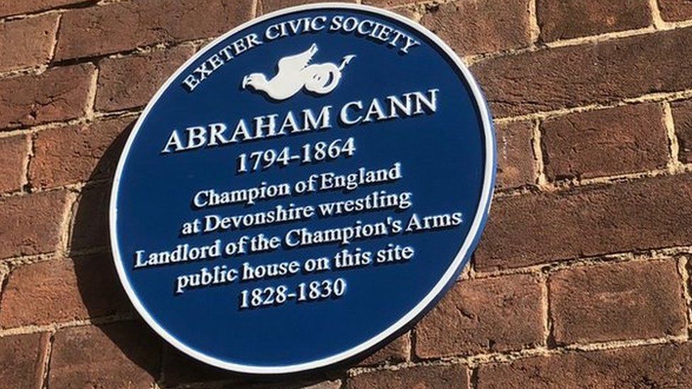 England goalkeeper honoured with blue plaque in Topsham - BBC News