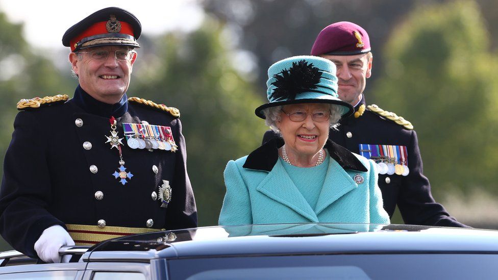 Queen celebrates Corps of Royal Engineers' 300th anniversary - BBC News