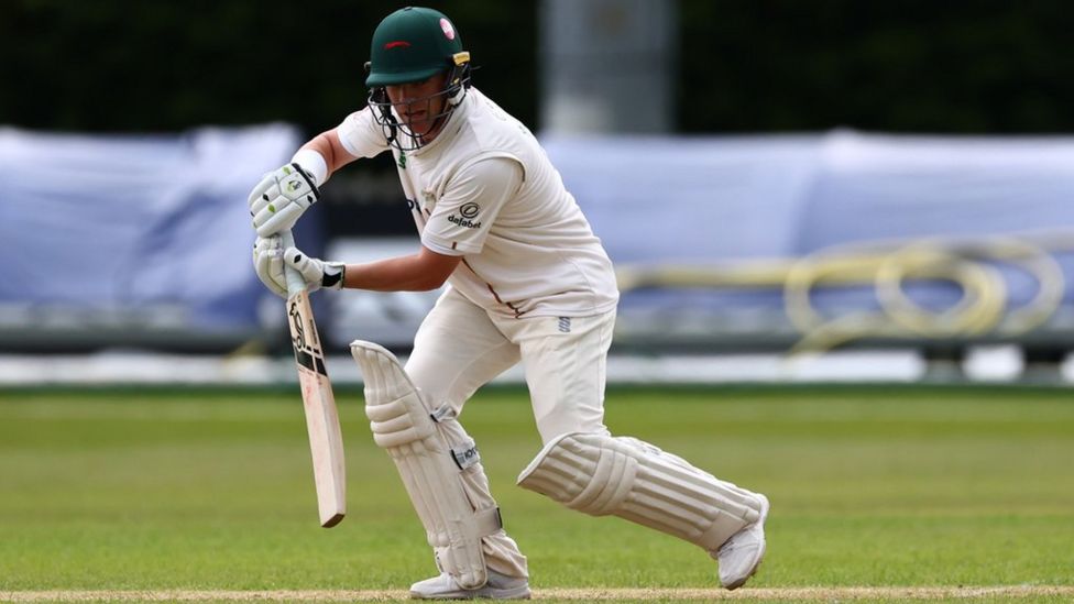County Championship: Harris helps Leicestershire profit from Derbyshire ...