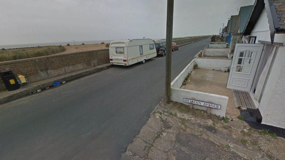 Man arrested over murder in Jaywick released without charge - BBC News