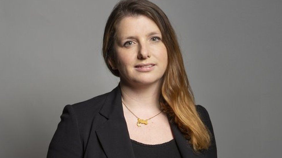 Wirral South MP Alison McGovern to stand for Birkenhead seat - BBC News