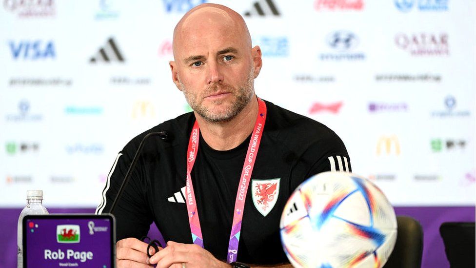 Pwy yw Eric Ramsay, is-reolwr tîm Cymru? - BBC Cymru Fyw