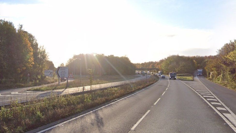A34 southbound: Delay warning over two-lorry crash near Winchester ...