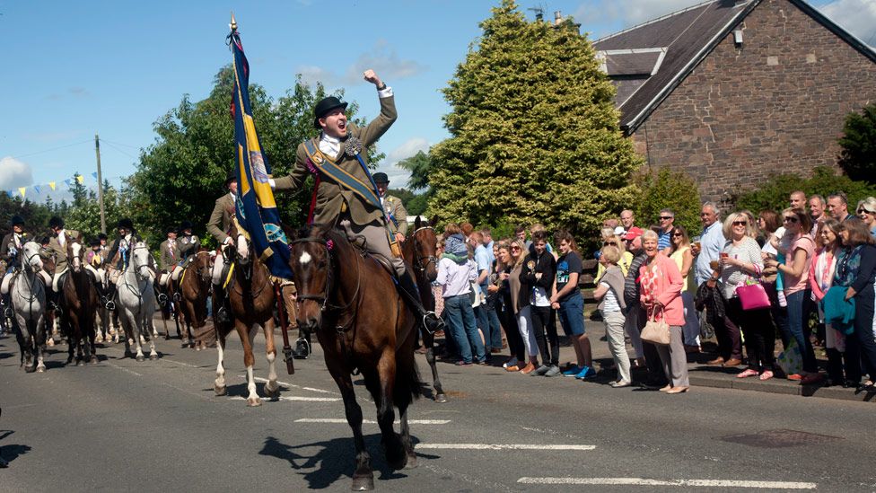 In pictures: Lauder Common Riding - BBC News