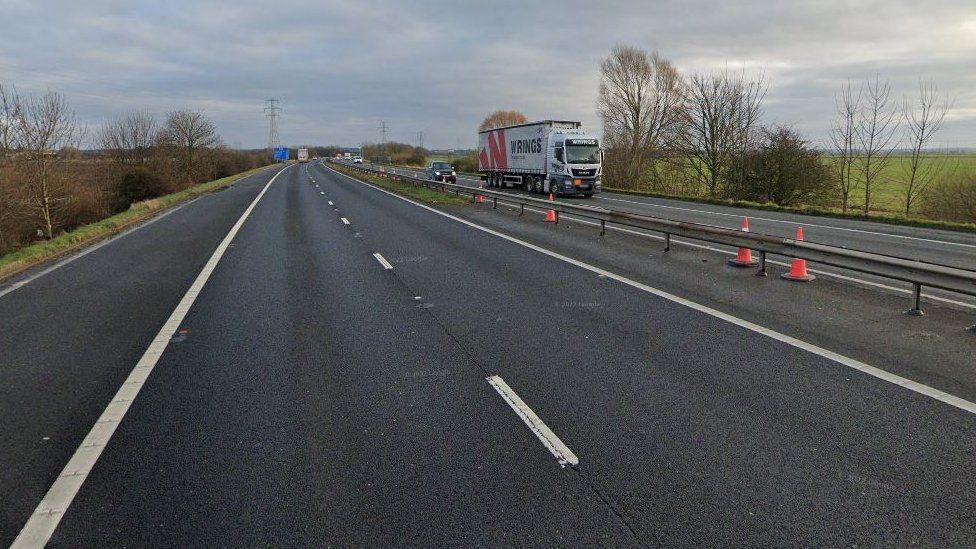 M180 crash: Woman killed and driver injured - BBC News