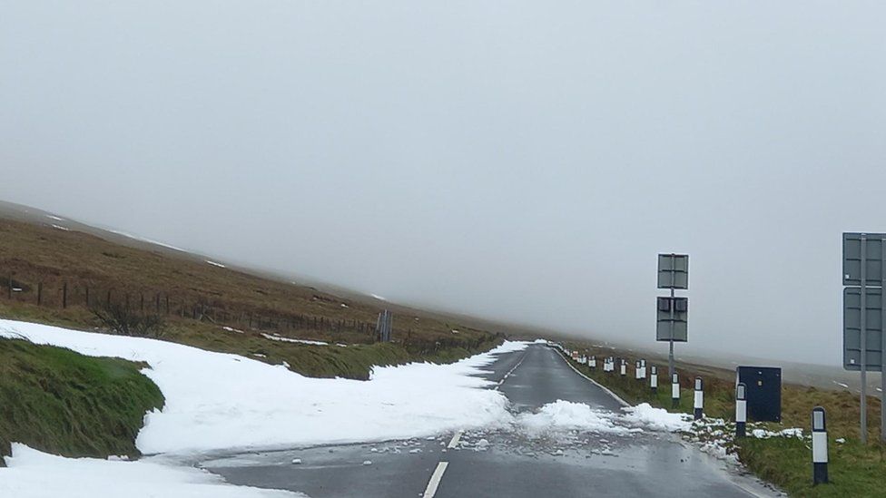 Isle of Man Mountain Road reopens after icy blast - BBC News