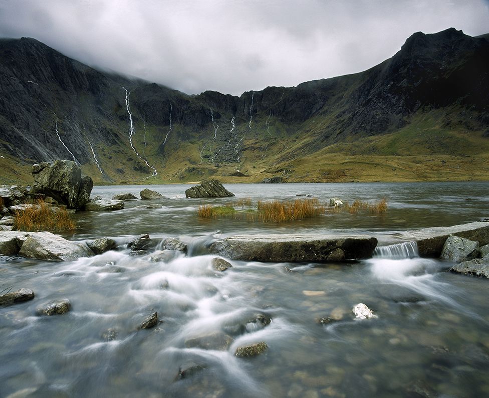 Conwy drwy lens camera Pierino Algieri - BBC Cymru Fyw