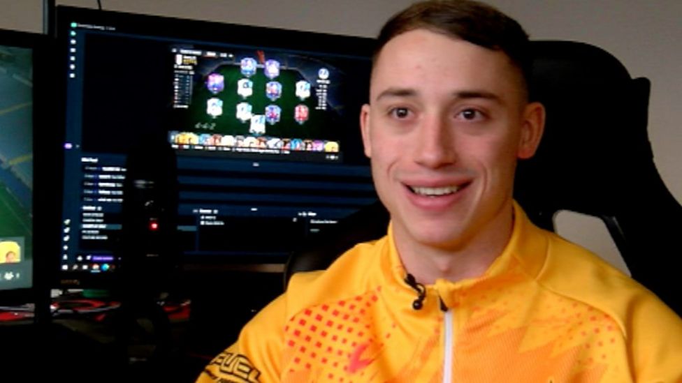 Rocket League: Exeter-based IT firm Timewade wins esports event - BBC News