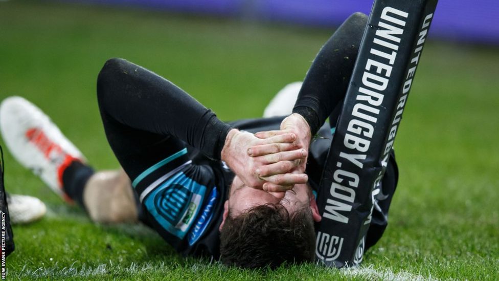 Alex Cuthbert: Injury 'doesn't look good', says Ospreys head coach Toby ...