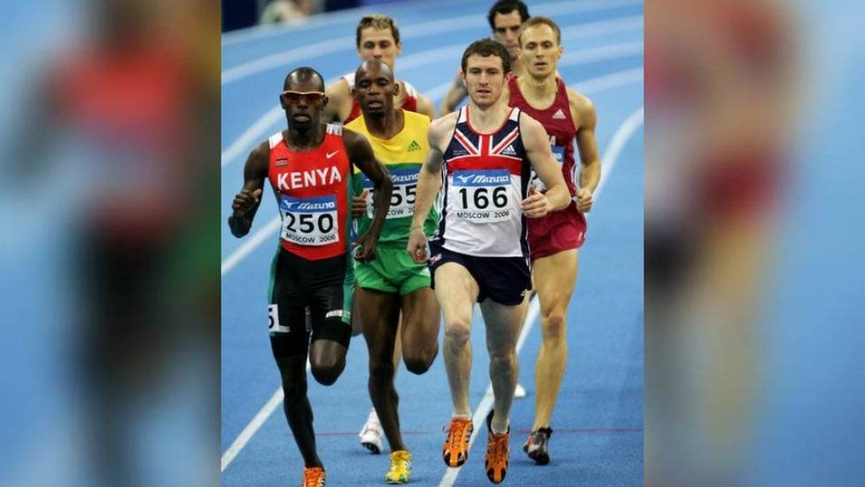 Twitter: Athlete Jimmy Watkins' running music reviews a hit - BBC News