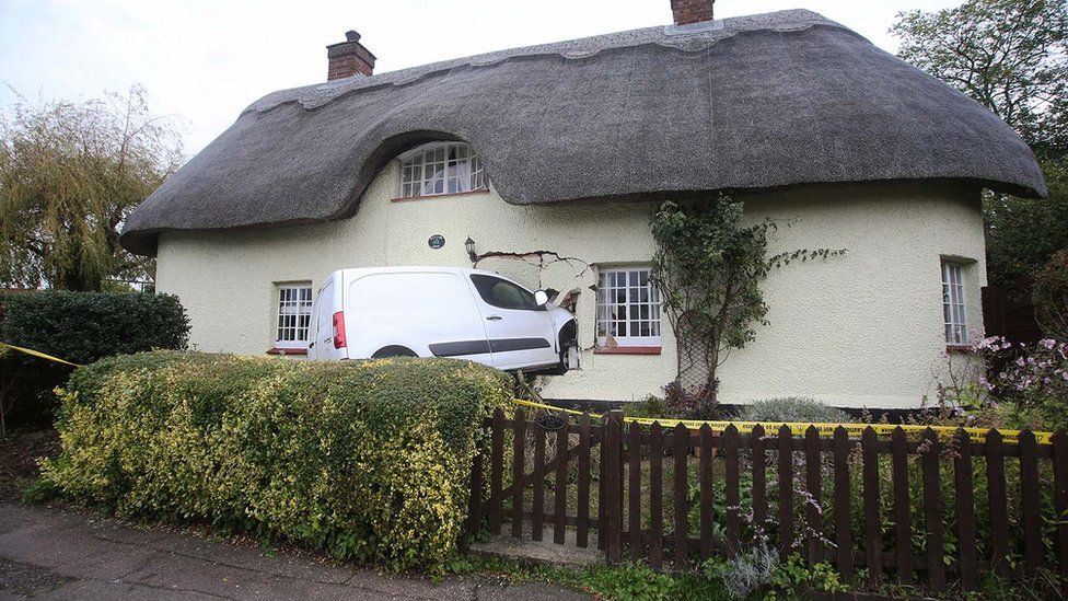 Jamie Gilroy jailed for crashing van into Maulden cottage - BBC News