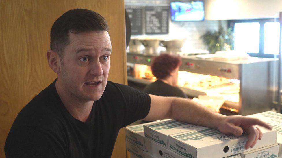 Covid: Ceredigion towns to keep one-way streets after pandemic - BBC News