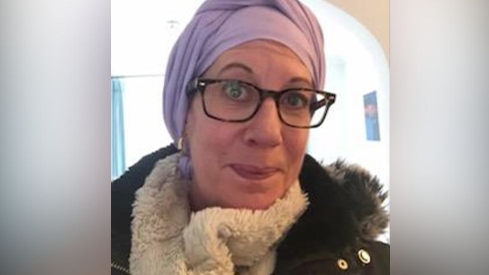 Breast cancer survivor Hannah Gretton grateful for drug advances - BBC News