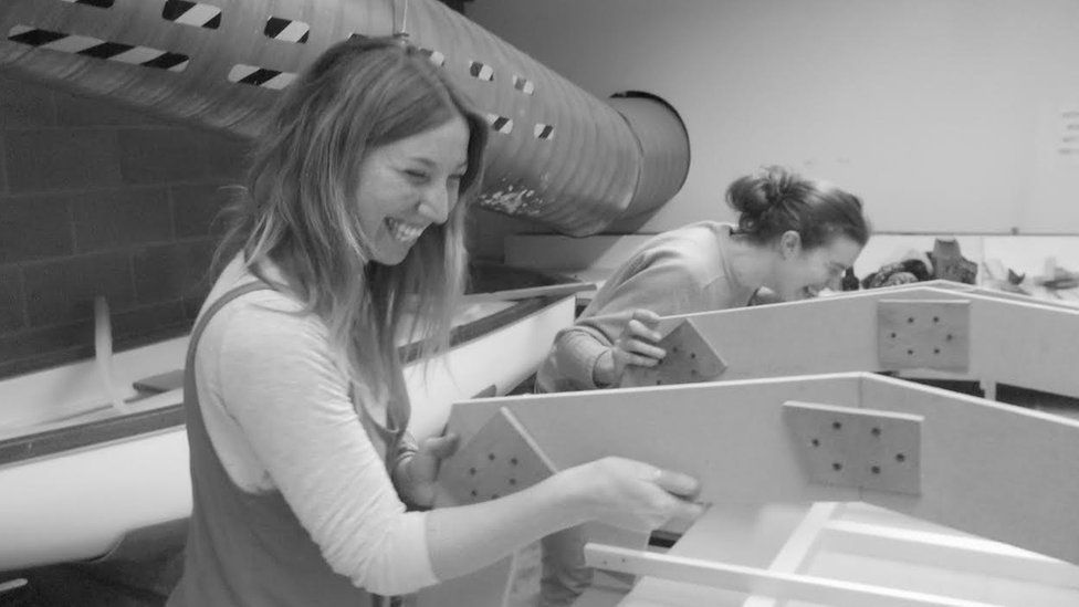 What it feels like to be the only man or woman on a job - BBC News