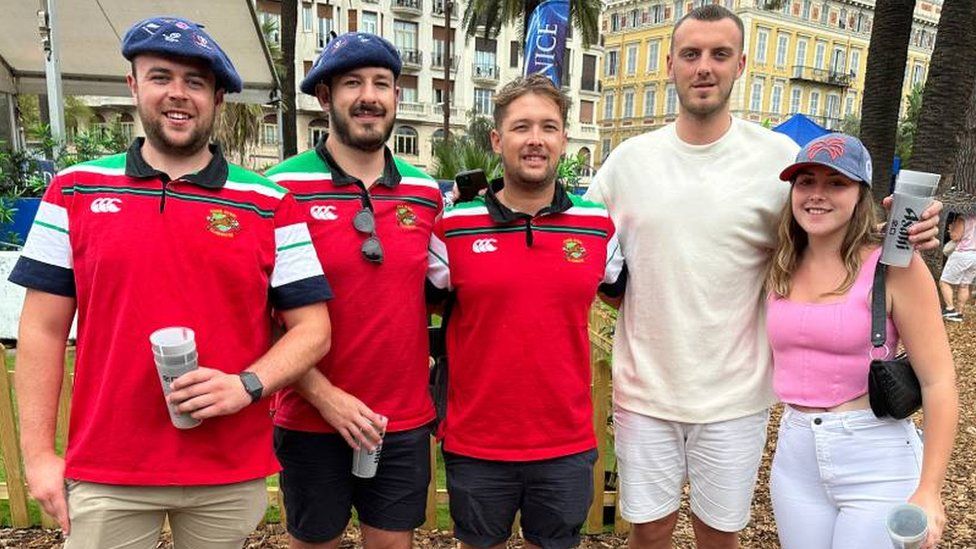 Rugby World Cup: Wales and Australia fans set for Lyon match - BBC News