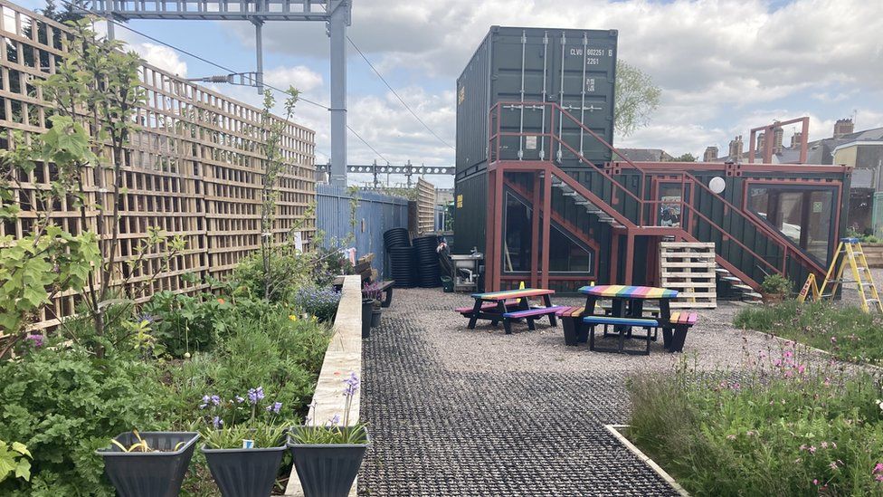 Dim pryderon am sychder fel haf 2022 yng Nghymru eleni - BBC Cymru Fyw