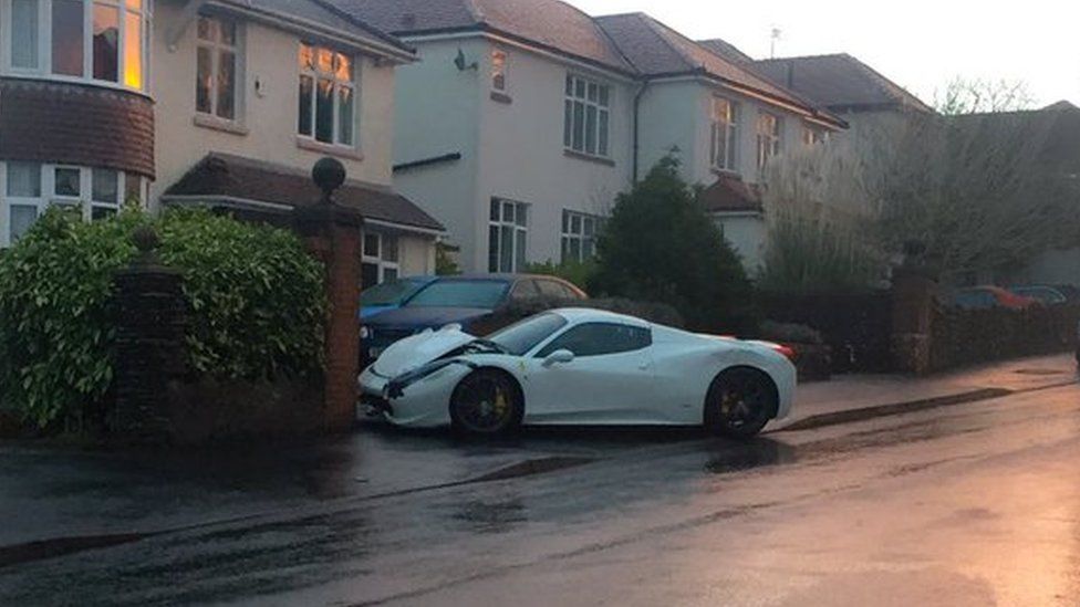 £170k Ferrari crashes in icy conditions in Cardiff - BBC News