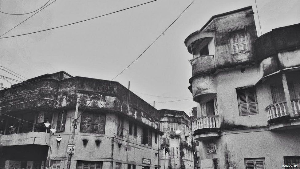 The fight to save Kolkata's heritage homes - BBC News