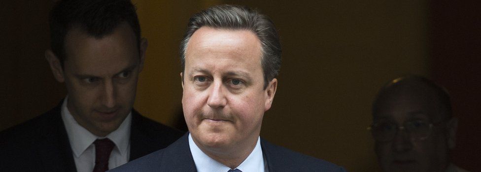 Plans to give prison governors control welcomed - BBC News