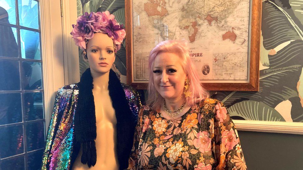 Edinburgh pink door woman sad after being forced to repaint - BBC News