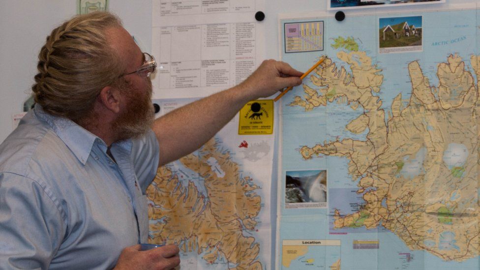 RNLI volunteer swaps Loch Ness for Iceland - BBC News