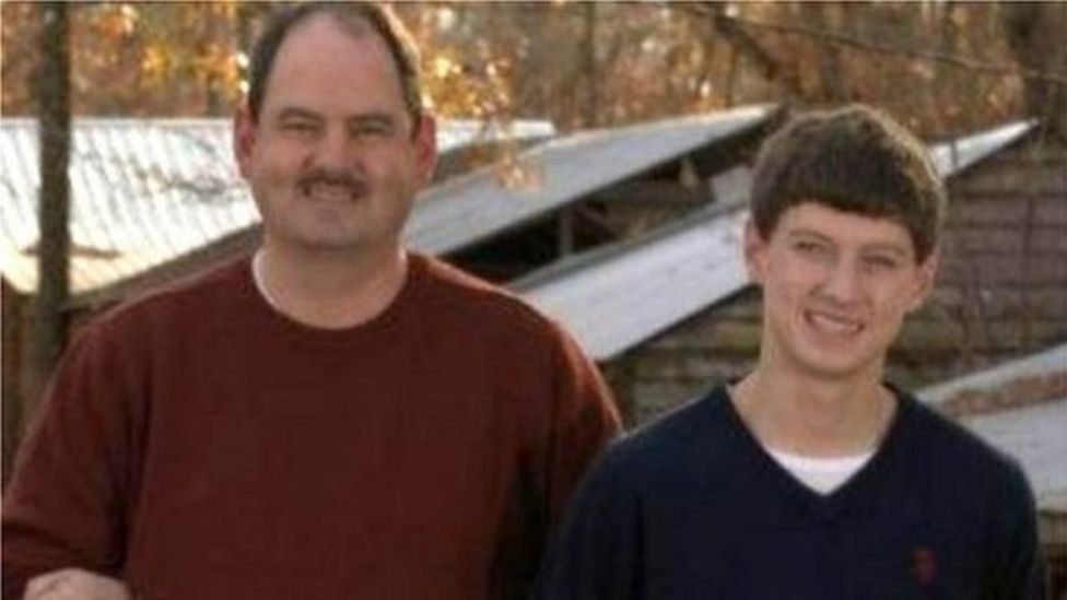 Alabama father and son die as their cars collide head on - BBC News