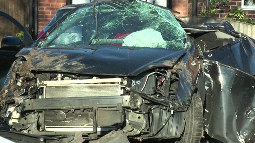 Police chase crash driver who abandoned his fatally injured passenger ...