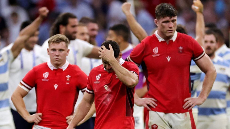 Dafydd Jenkins, 21, yn gapten Cymru ar gyfer y Chwe Gwlad 2024 - BBC ...