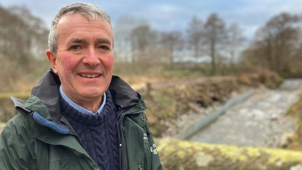 Project to dismantle Derbyshire weir sees fish breed - BBC News