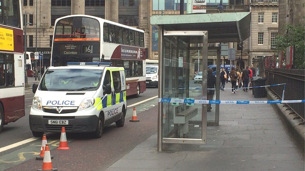 Woman raped at Edinburgh city centre bus stop - BBC News