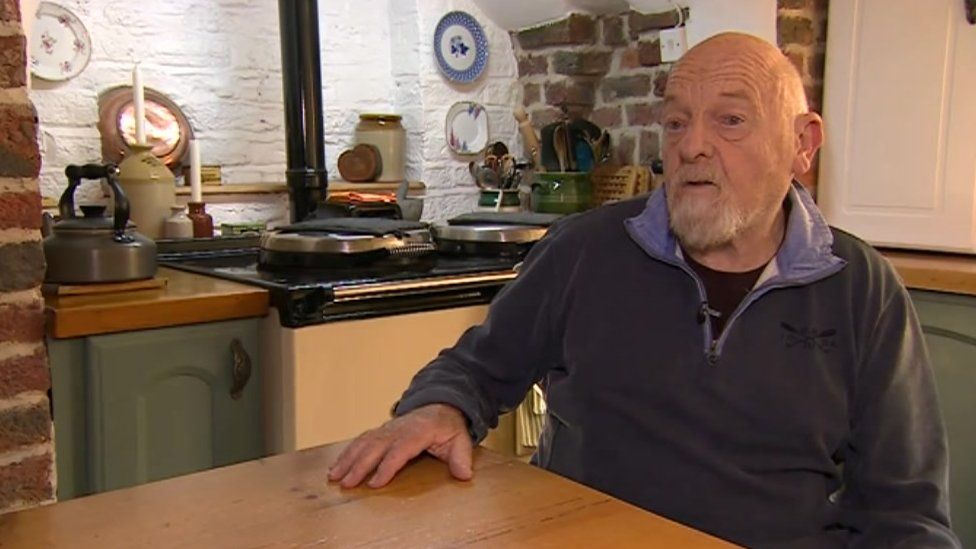 Cost of living: 'We have to buy the oil or we will freeze' - BBC News