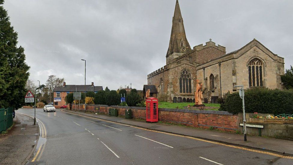Oadby: Pedestrian in his 80s in hospital after being hit by car - BBC News