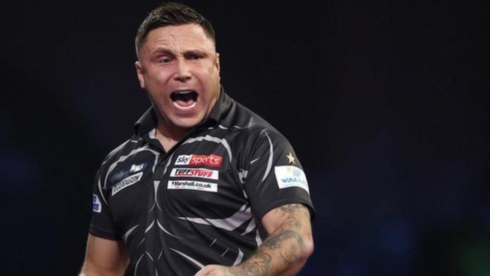 Gerwyn Price allan o Bencampwriaeth Dartiau'r PDC - BBC Cymru Fyw