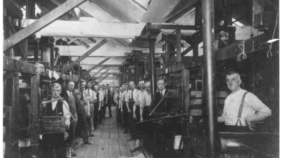Paradise Mill in Macclesfield to 'conserve endangered craft' - BBC News