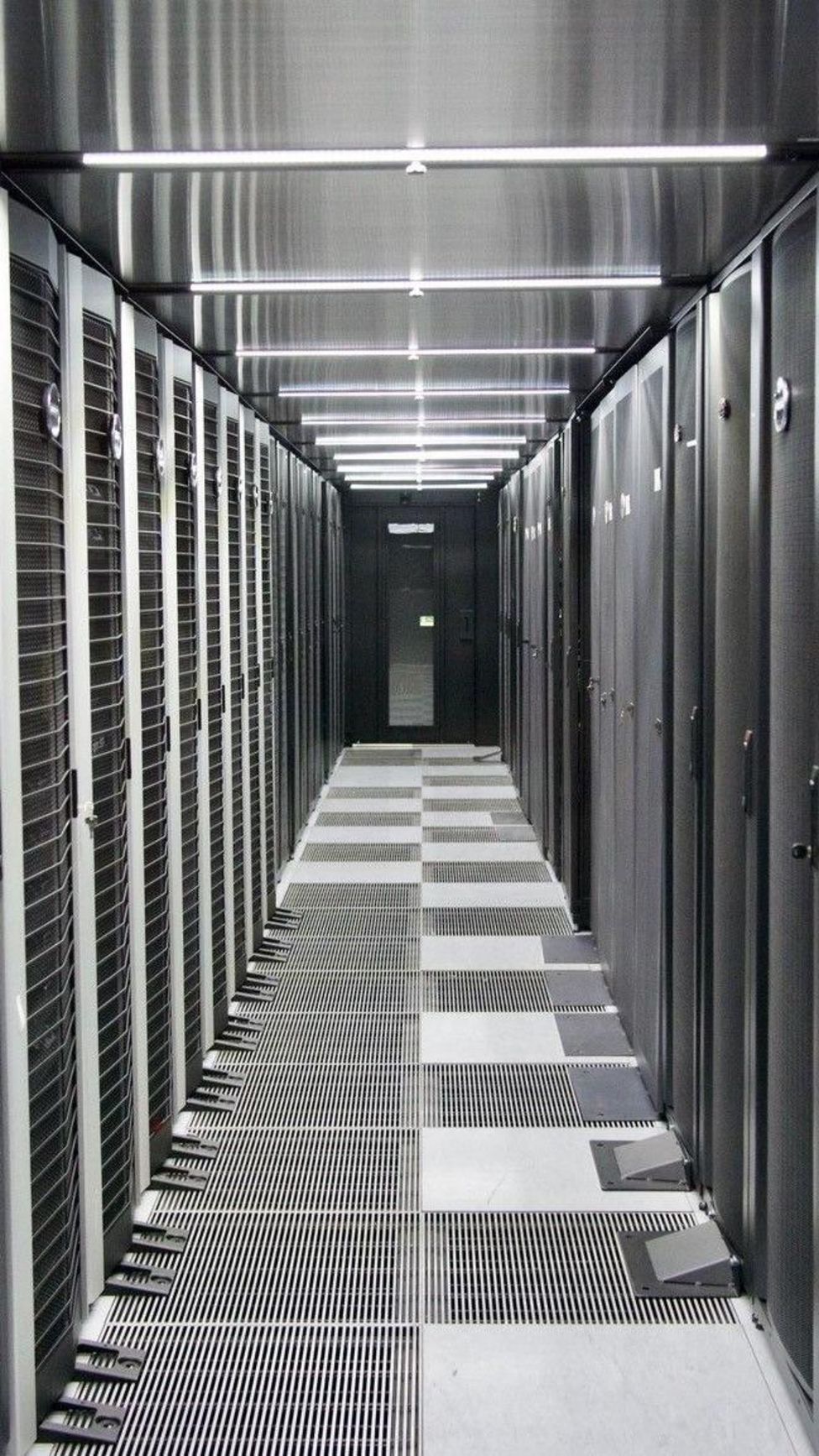 Computer server heat to keep Edinburgh students warm - BBC News