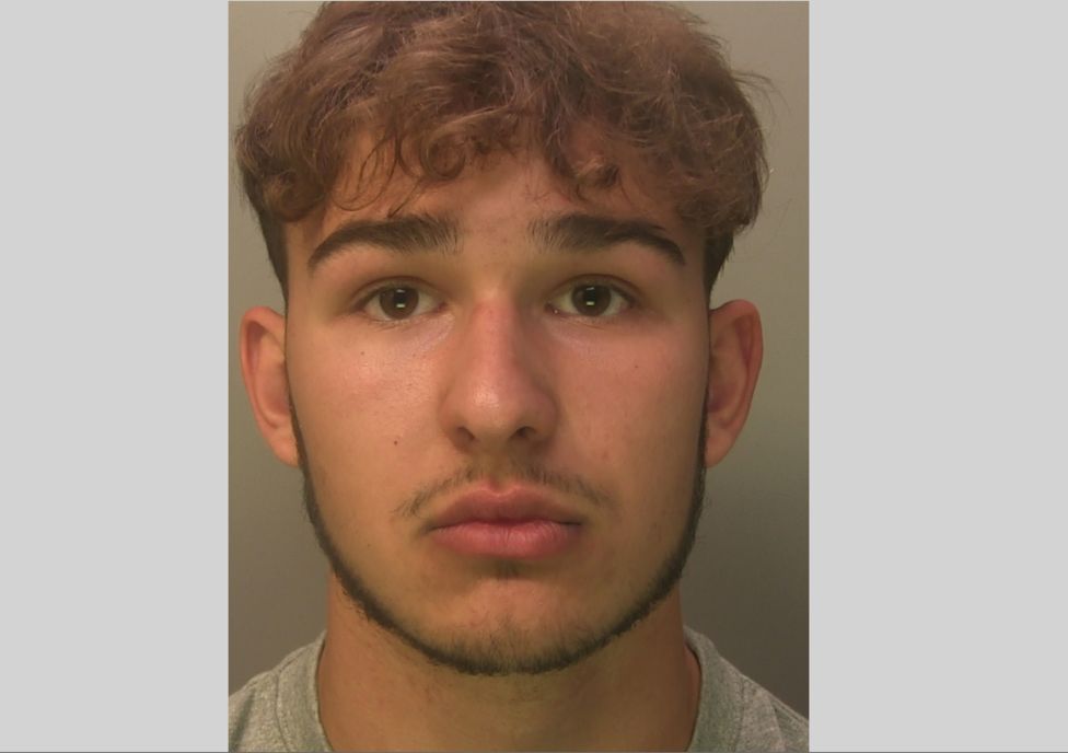 Charlie Cosser: Awareness on knives could have saved son - dad - BBC News