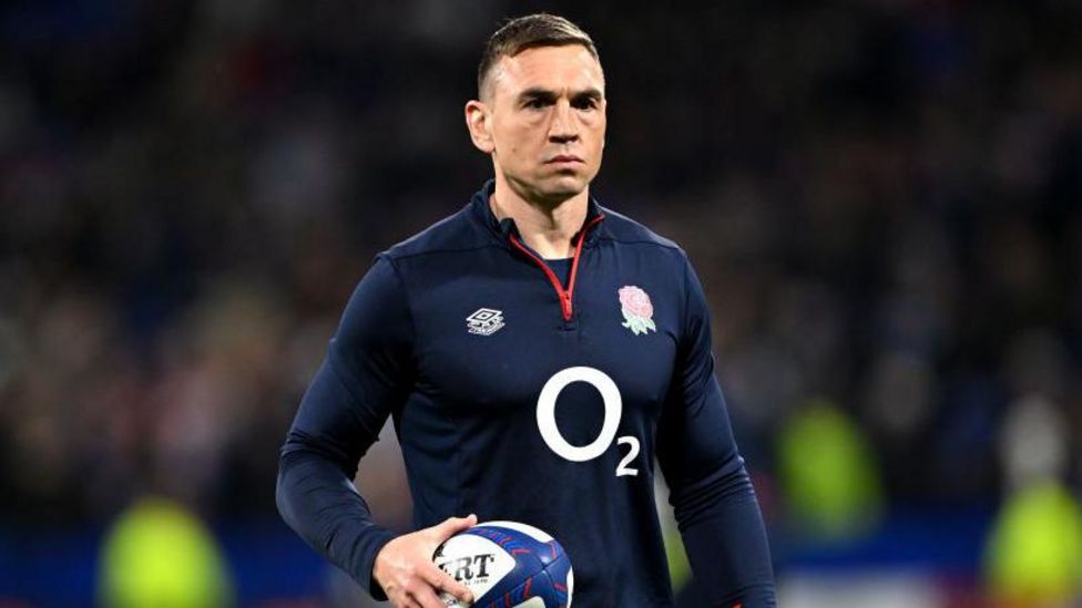 Kevin Sinfield set to remain with England's coaching team - BBC Sport