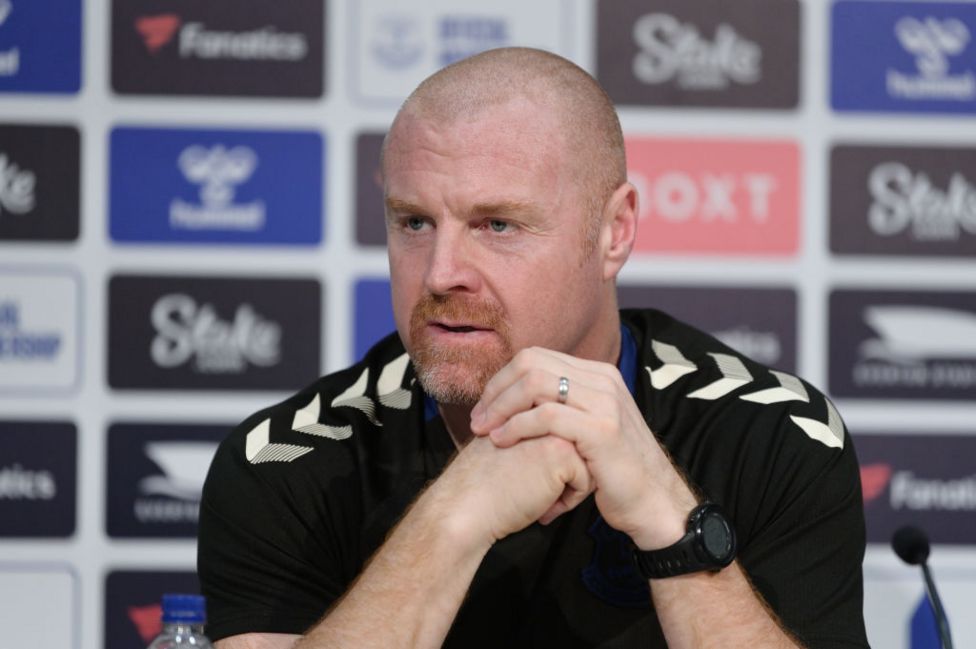 Everton: Dyche is trying to 'protect' key figures - BBC Sport