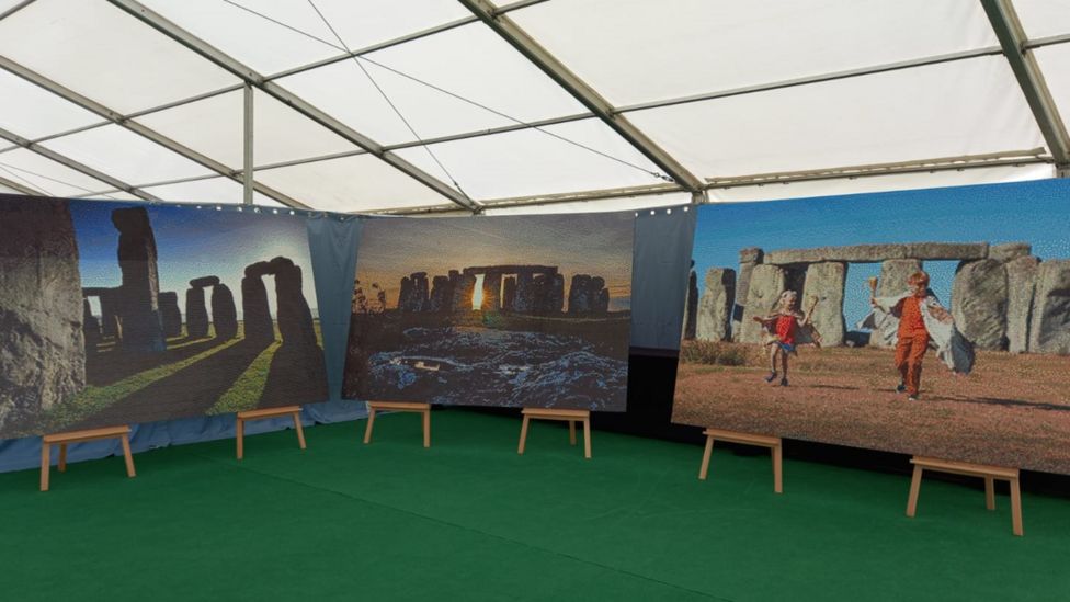 Stonehenge mosaics using 200,000 Lego bricks - BBC News