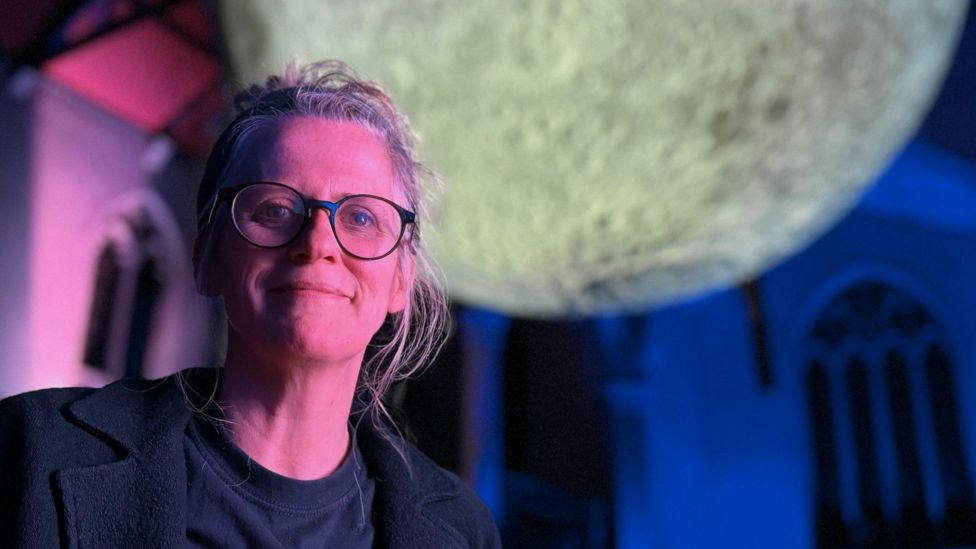 Moon installation honours Cheadle female astronomy pioneer - BBC News