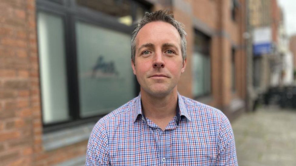 Bristol housing and addiction recovery service launched - BBC News