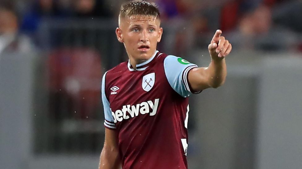 Callum Marshall: Huddersfield Town sign West Ham striker on loan - BBC ...