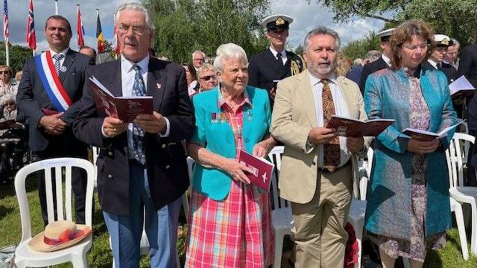 Daughter pays tribute to first soldier killed on D-Day in Normandy ...