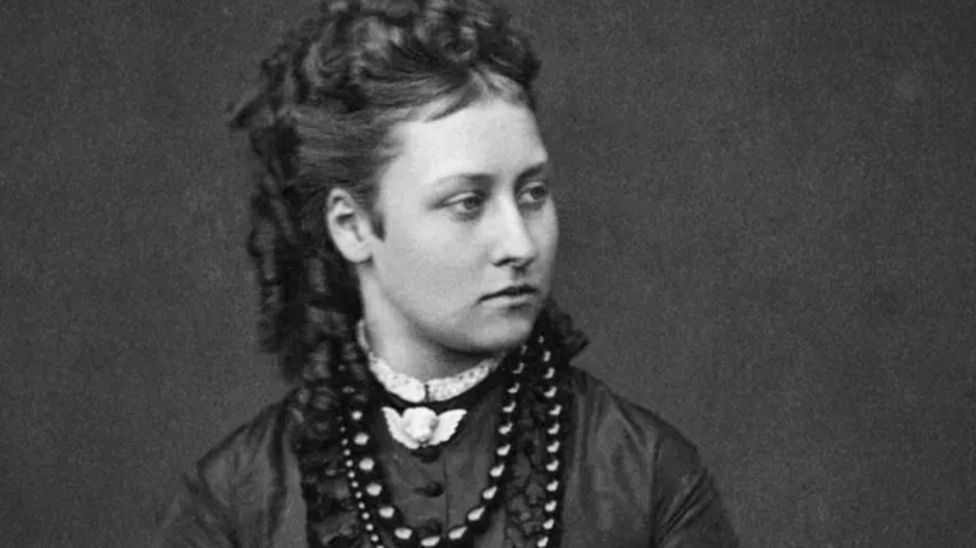 Princess Louise's golden key: From Barrow to gun show - BBC News