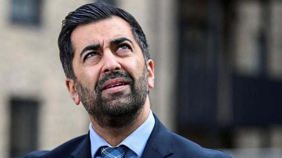Will winning a confidence vote be enough to save Humza Yousaf? - BBC News